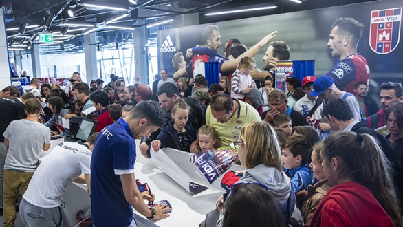 Megtelt a VidiShop a MOL Aréna Sóstóban | Videoton FC Fehérvár