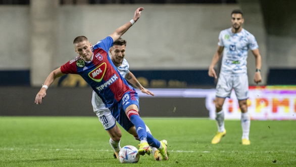 A harmadik helyezett Puskás Akadémia FC látogat szombat este a MOL ...