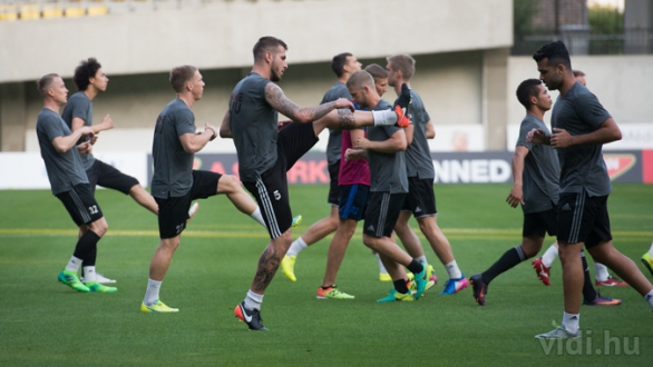 Kalju FC train at the Pancho Arena | Videoton FC Fehérvár